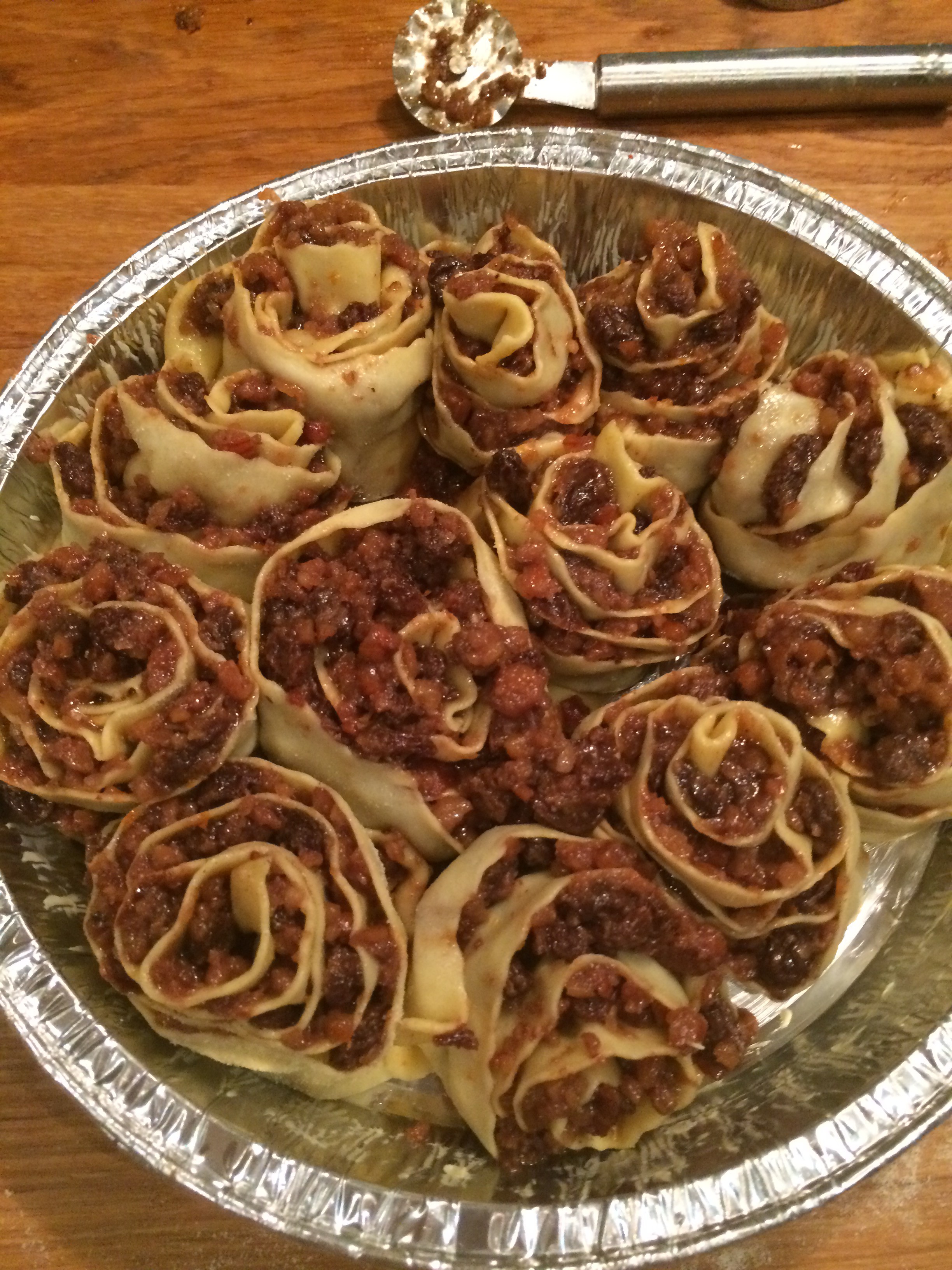 Pitta ‘nchiusa (Raisin, nuts, honey pastry from Calabria) – Italian ...