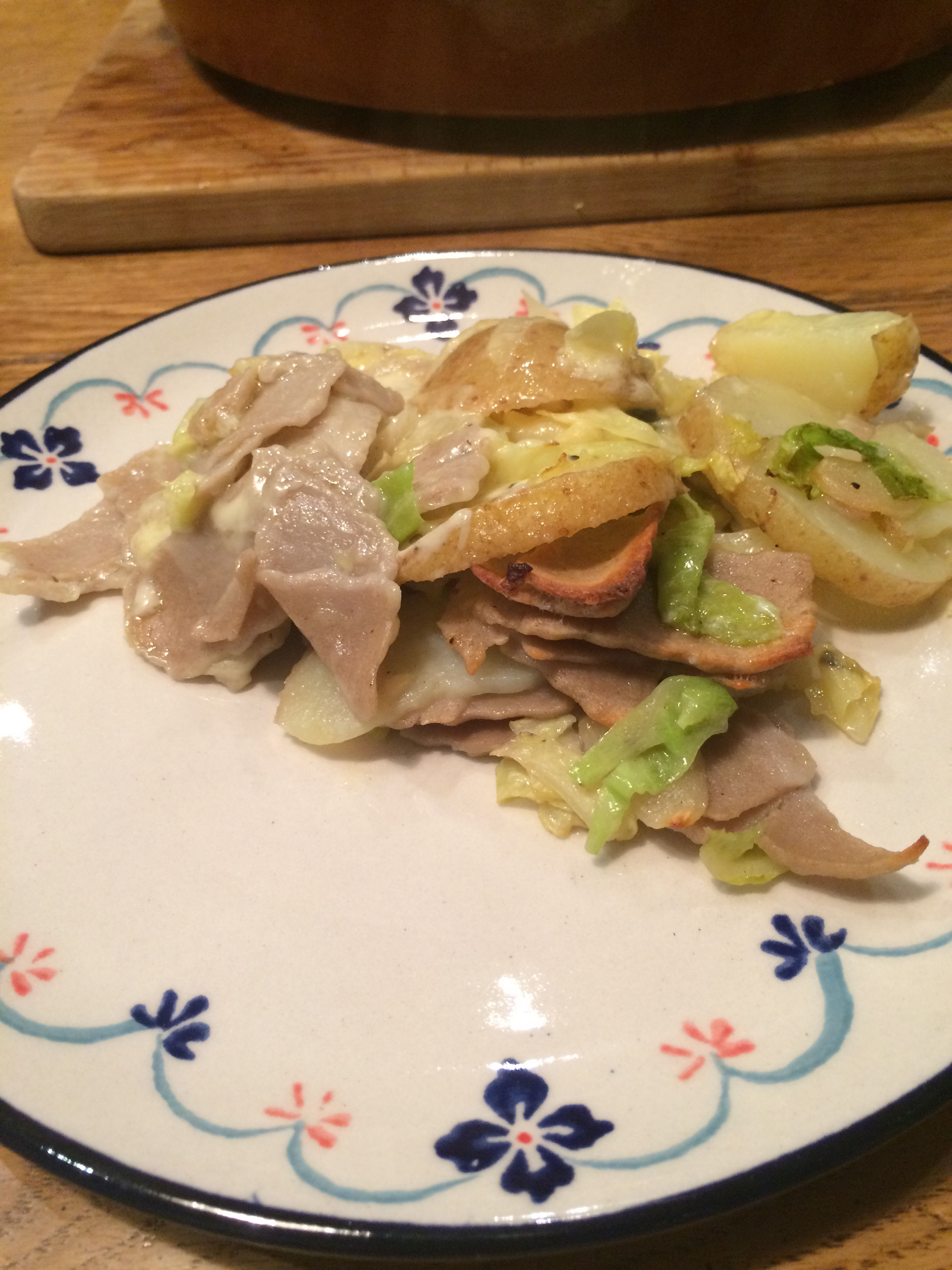 Pizzoccheri (Buckwheat pasta with cabbage, potatoes and lots of butter ...