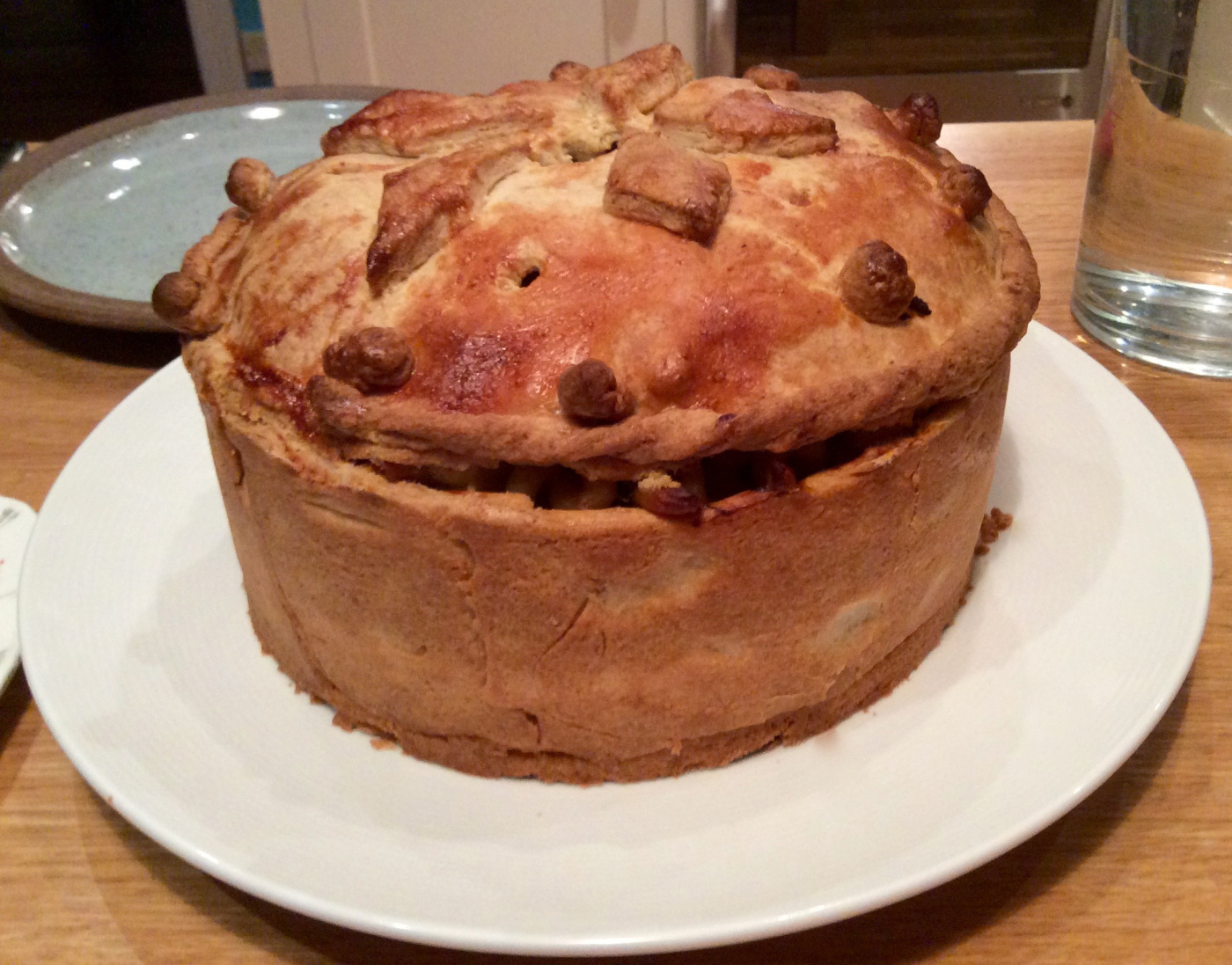 Timballo con ragu di maiale speziato e intingolo di fegatini (Timballo ...